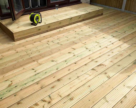 Expert decking services in London | Fantastic Gardeners